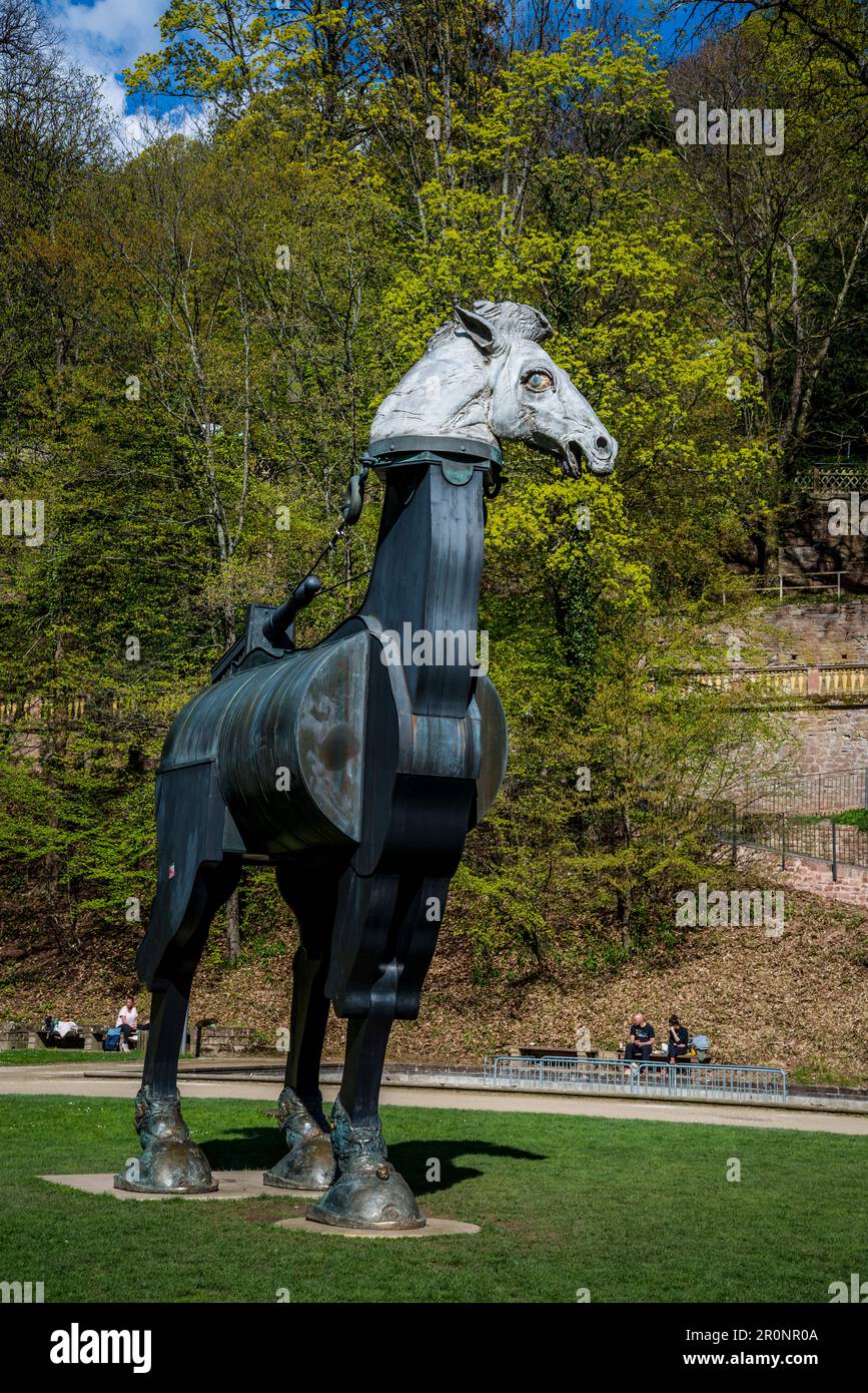 Horse sculpture by Jurgen Goertz in the Heidelberg Castle Garden ...