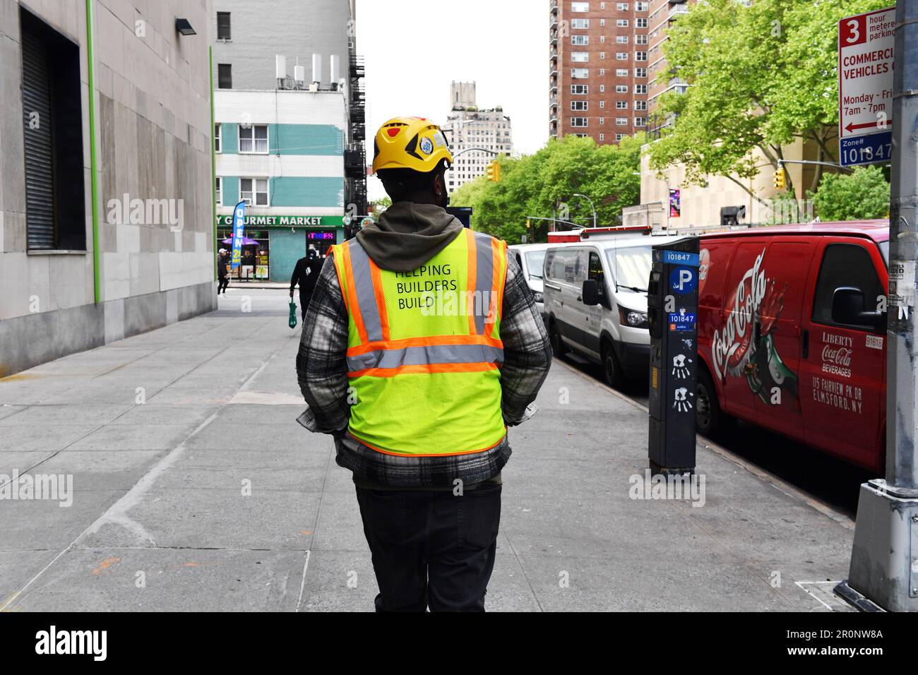 Helping Builders build - New York City - USA Stock Photo - Alamy