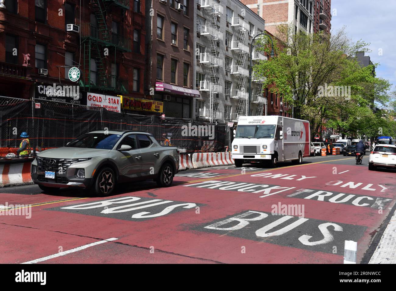 Red "Bus Only" lane - New York City - USA Stock Photo - Alamy