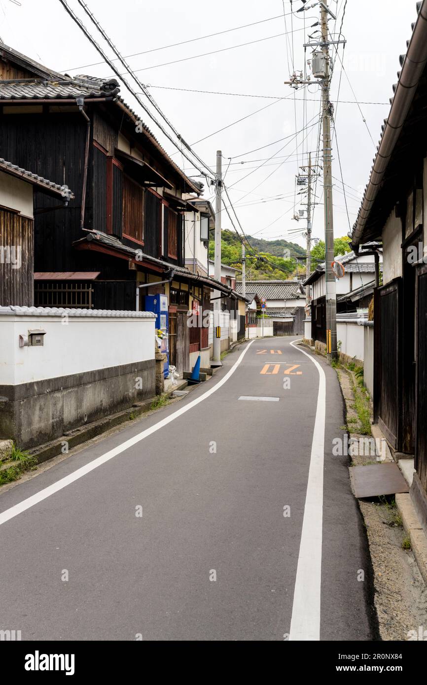 Traditional Japanese island houses (Naoshima/Japan Stock Photo - Alamy
