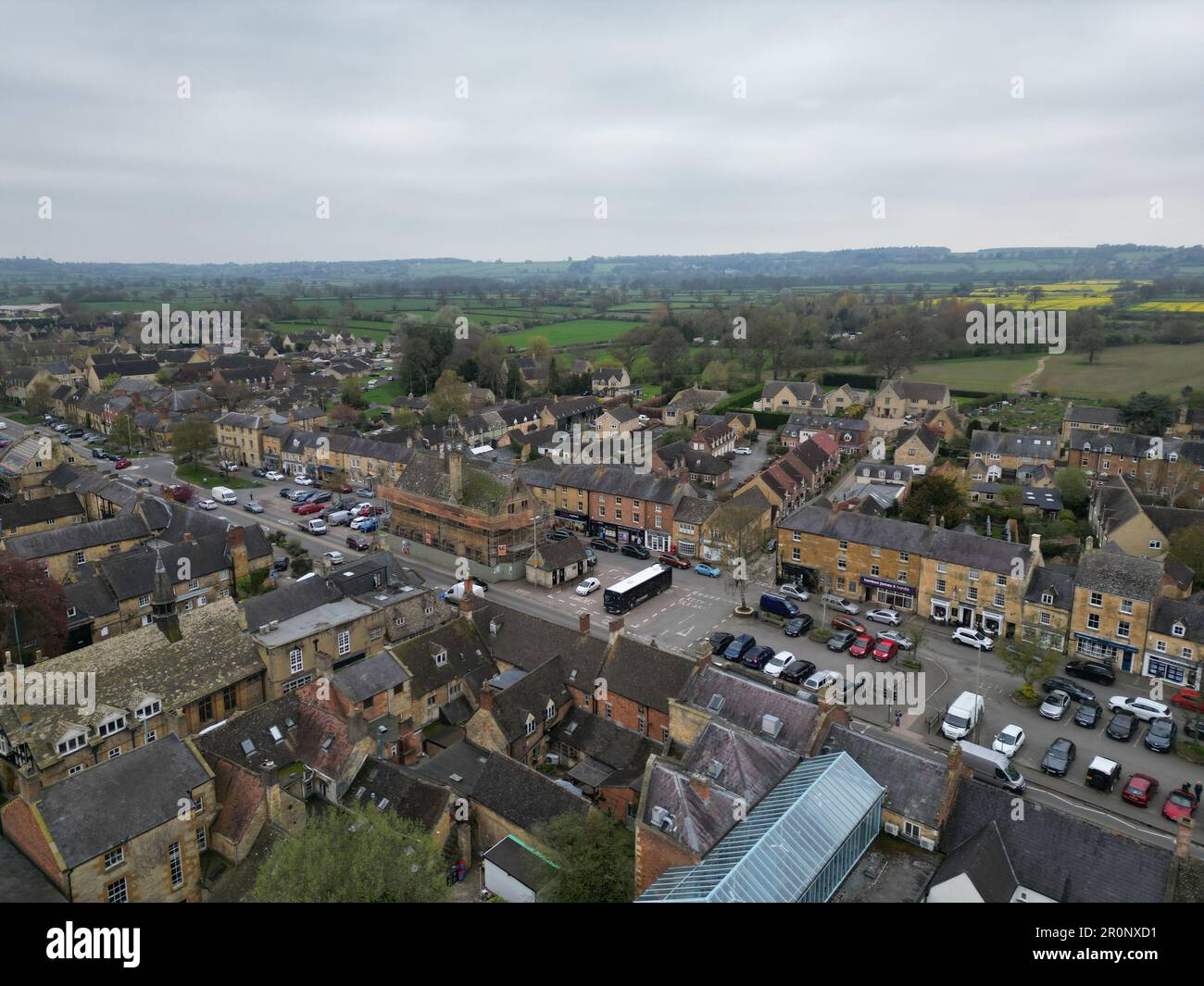 Moreton in marsh street view hi-res stock photography and images - Alamy