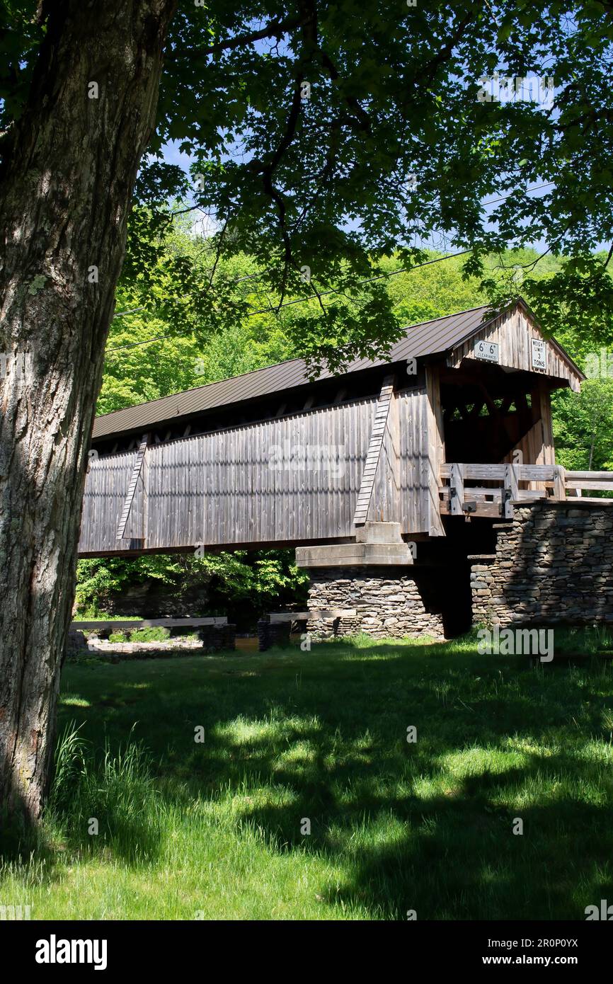Beaverkill bridge hi-res stock photography and images - Alamy
