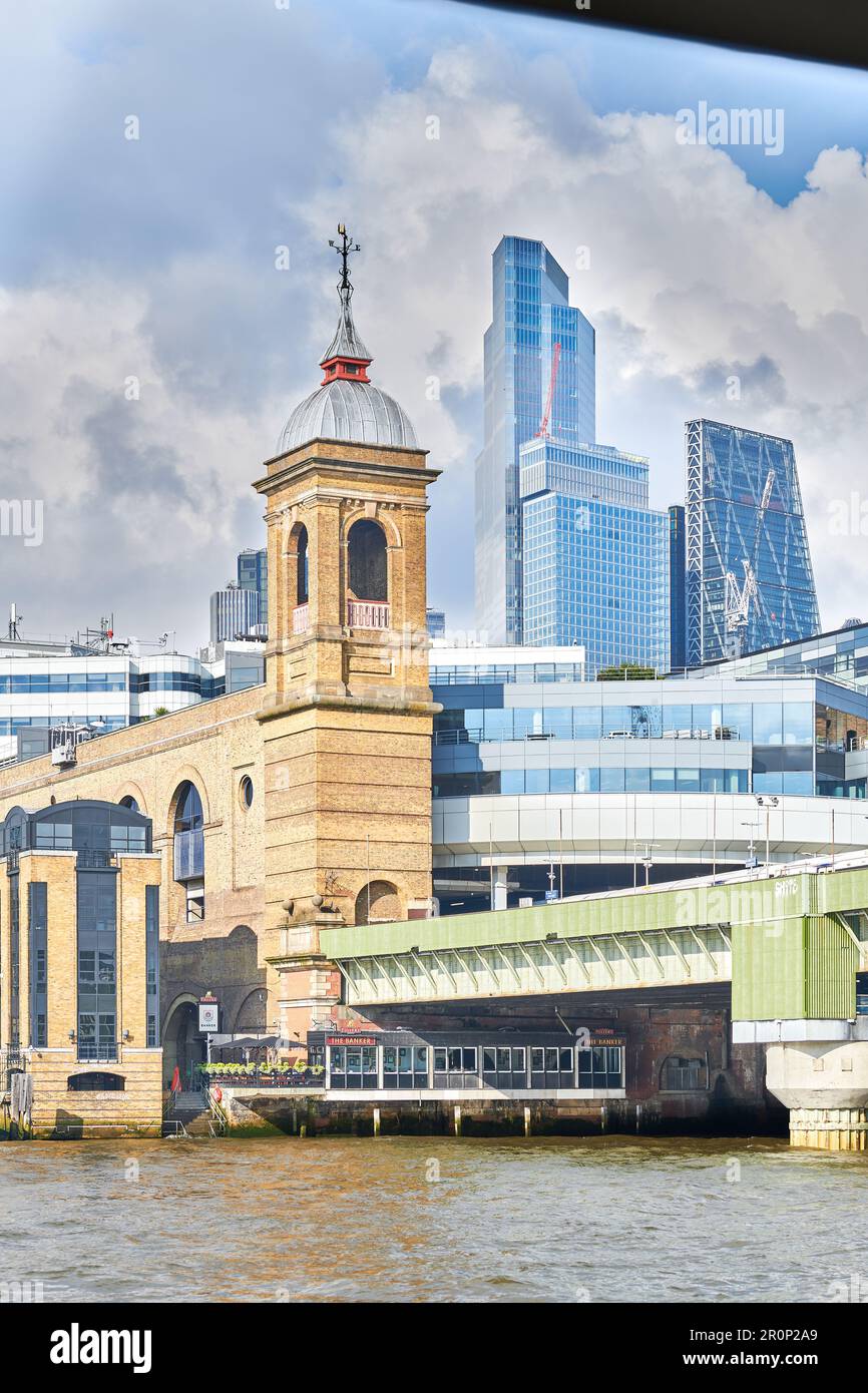 Cannon Street railway bridge over the rive Thames, London, England ...