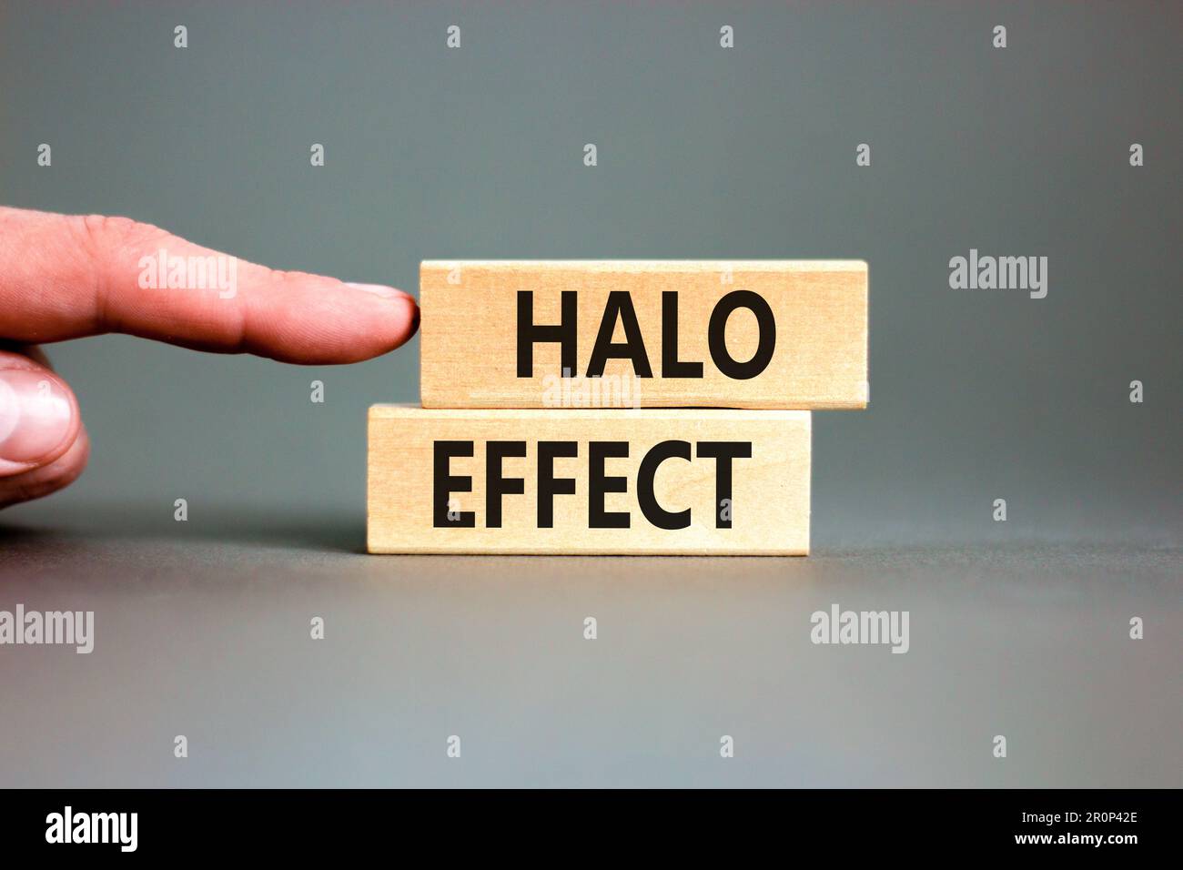 Halo effect and psychological symbol. Concept words Halo effect on ...