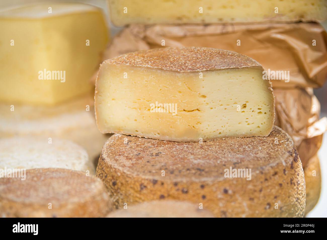 Large cheddar wheel hi-res stock photography and images - Alamy