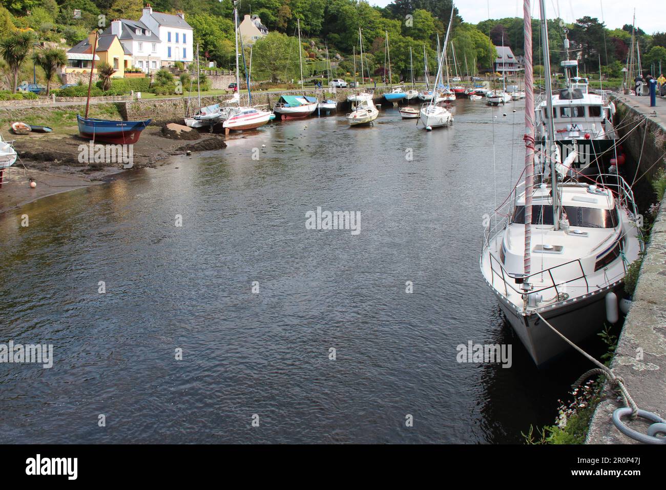 river, quay and boat at pont-aven in brittany (france Stock Photo - Alamy