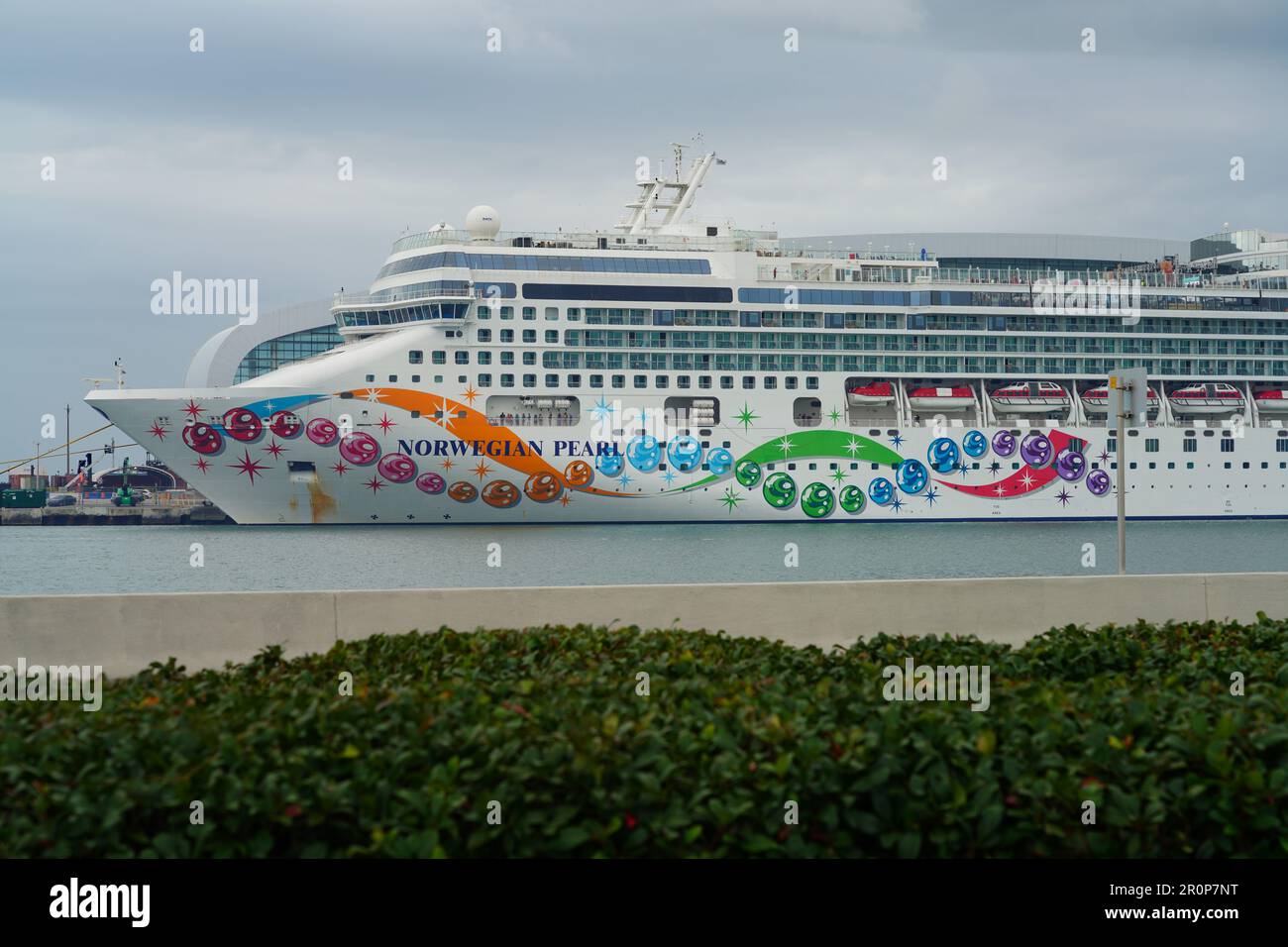 MIAMI BEACH, FL -17 FEB 2023- View of the Norwegian Pearl, a cruise ...