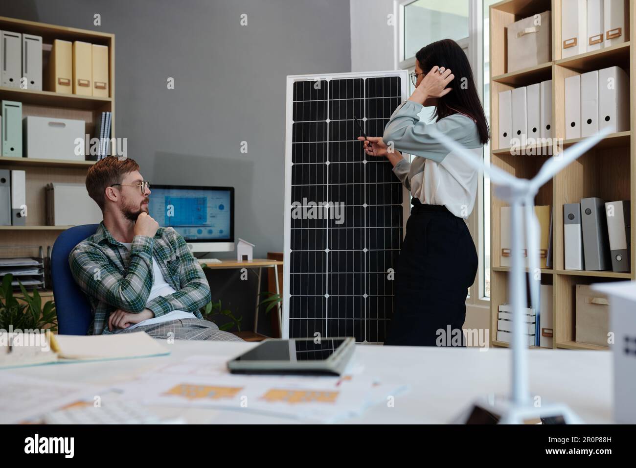 Advantages of renewable energy hi-res stock photography and images - Alamy