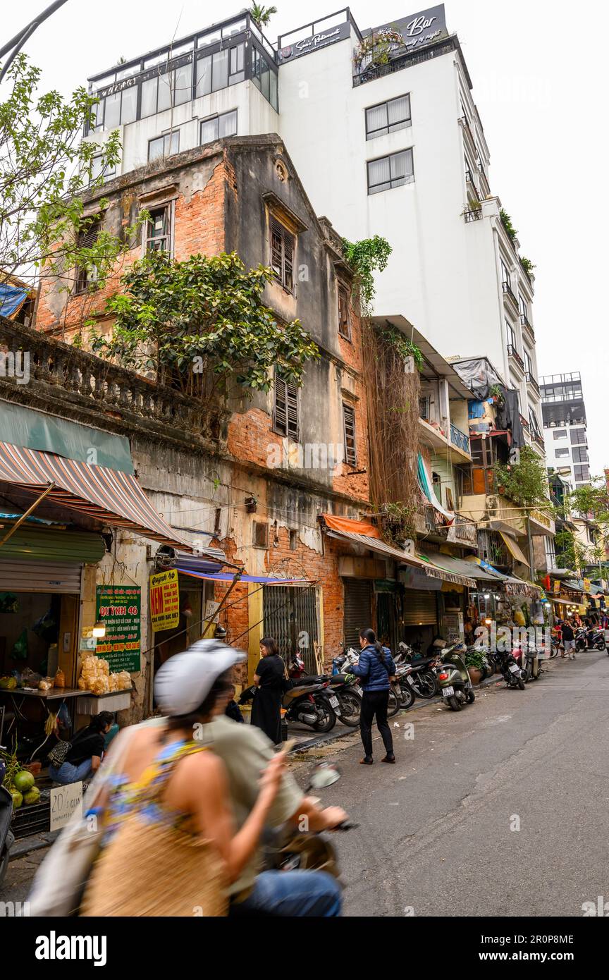 Hanoi vietnam street life city old quarter hi-res stock photography and ...