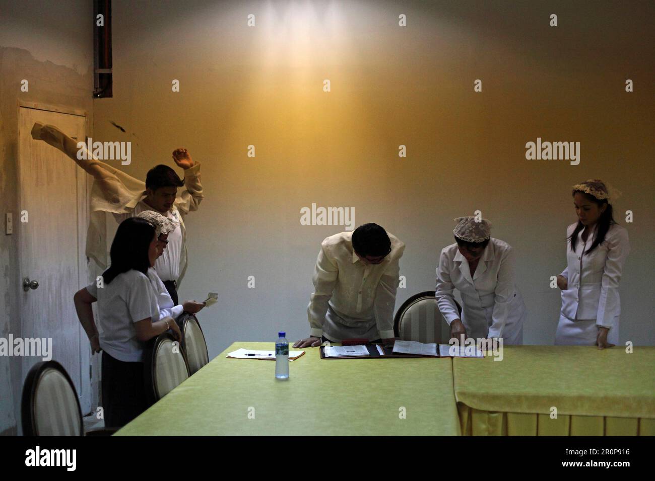 Mike Velarde’s collaborators and staff getting ready for the Saturday ...