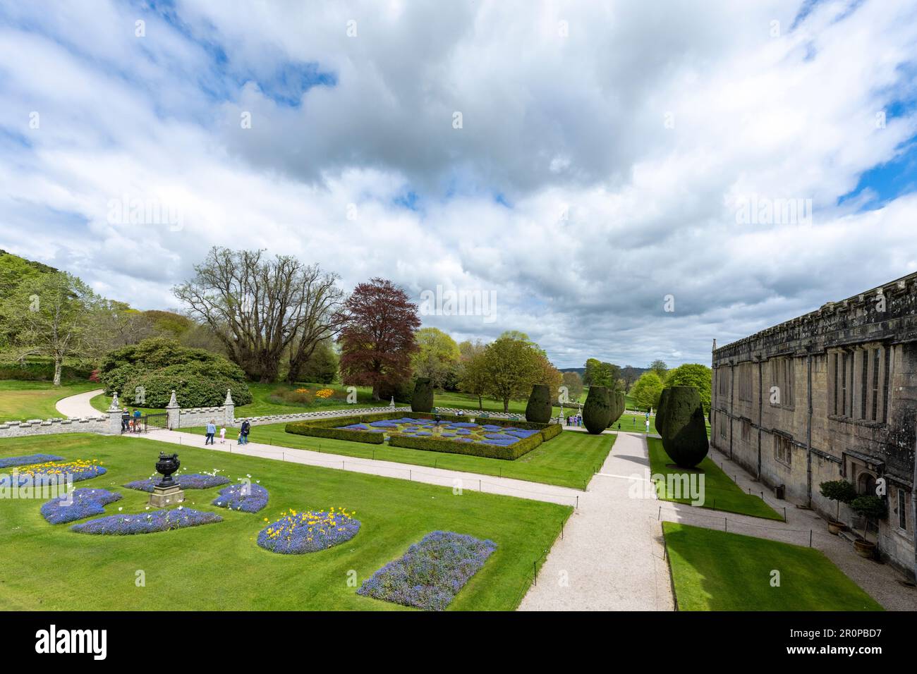 Lanhydrock House - jacobean country mansion - Bodmin, Cornwall, England ...