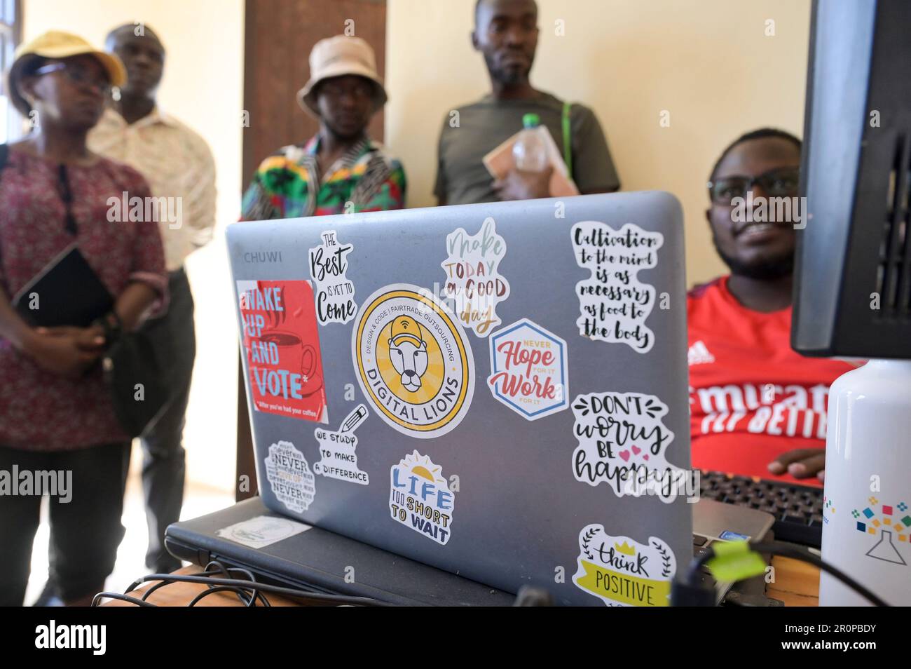 KENYA, Turkana, ICT Campus von Loropio, Initiative Learning Lions, digital education for remote ...