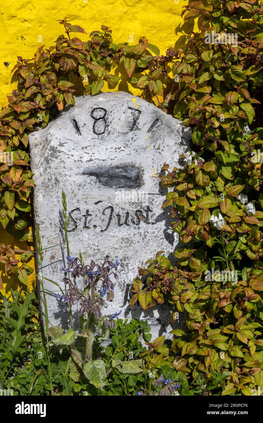 Border stone hi-res stock photography and images - Alamy