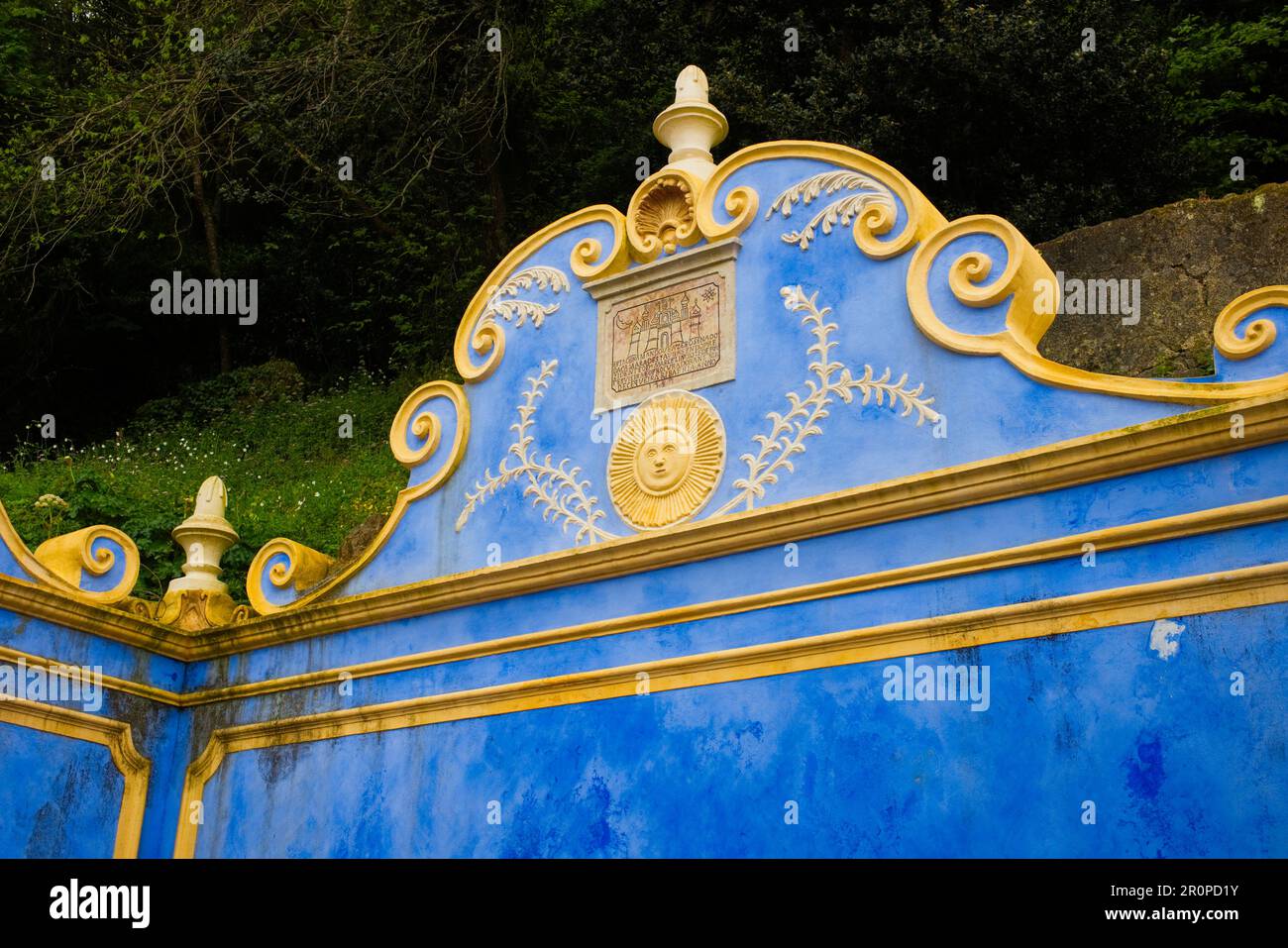 Detail of the top part of the Sabuga Fountain in Sintra Stock Photo - Alamy