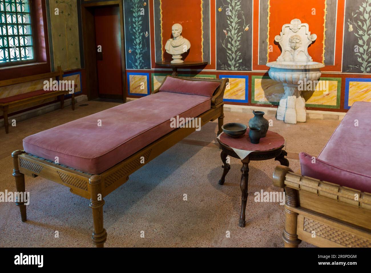 Reproduction of a biclinium with two lecti in oecus of Gallo-Roman ...