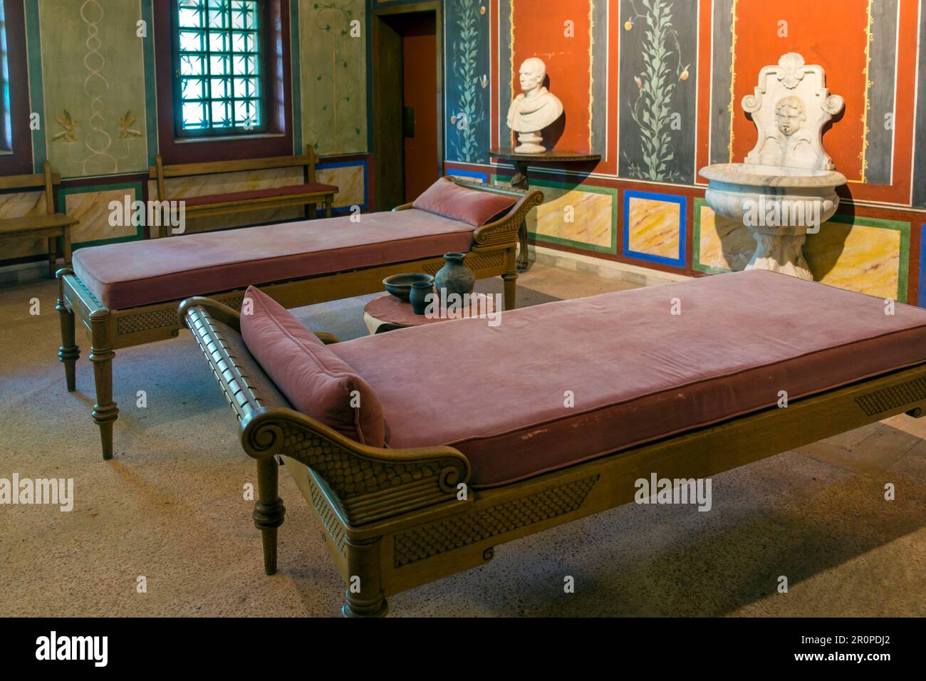 Reproduction of a biclinium with two lecti in oecus of Gallo-Roman ...