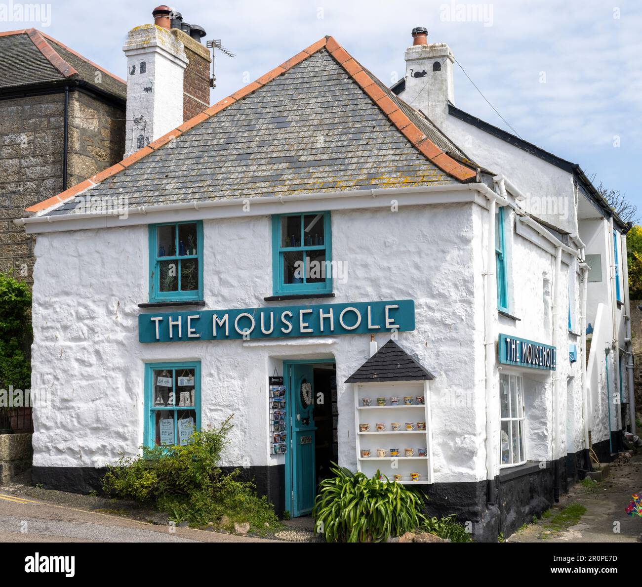Mousehole shop mousehole cornwall hi-res stock photography and images ...