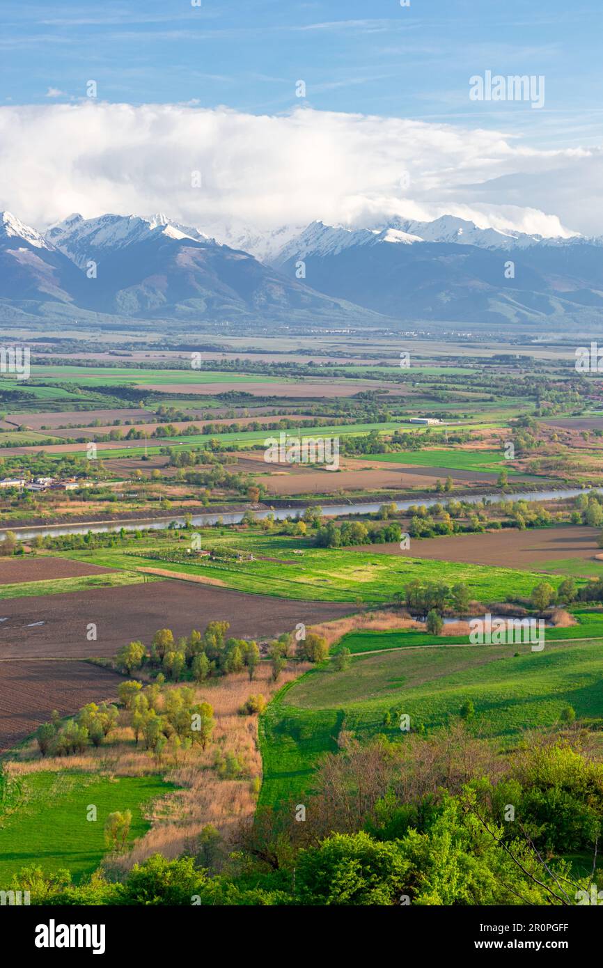 Photography of the beautiful Transylvanian landscape with countryside ...