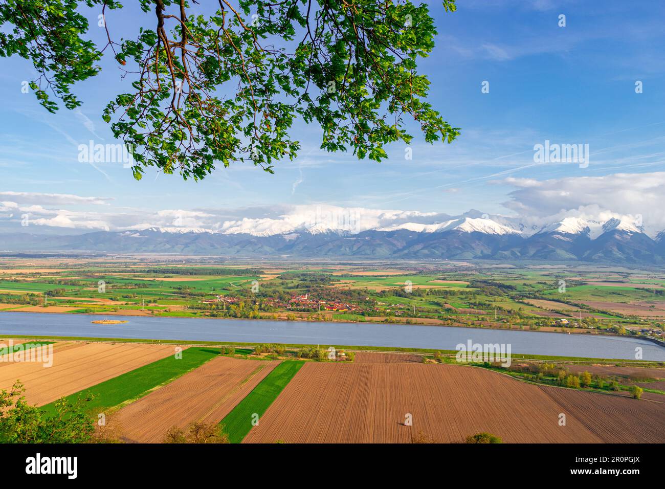 Photography of the beautiful Transylvanian landscape with countryside ...