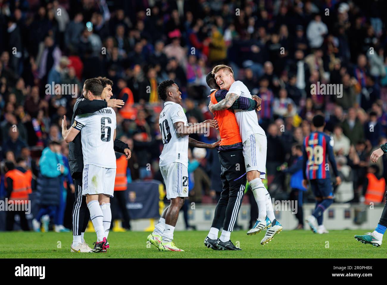 BARCELONA - APR 5: Kroos celebrates the victory at the Copa del Rey ...
