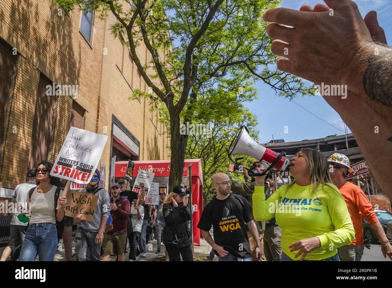 Christine Culpepper, right, construction laborers union Local 79 ...