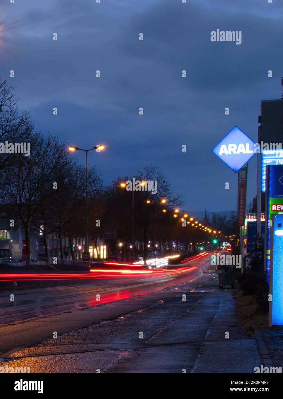 Reflection neon lights on car hi-res stock photography and images - Alamy