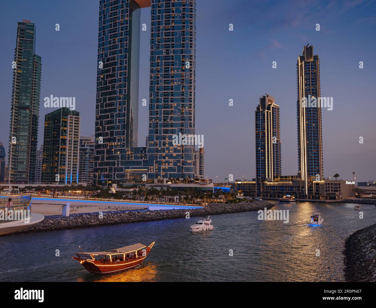 Dubai uae march 2020 evening hi-res stock photography and images - Alamy