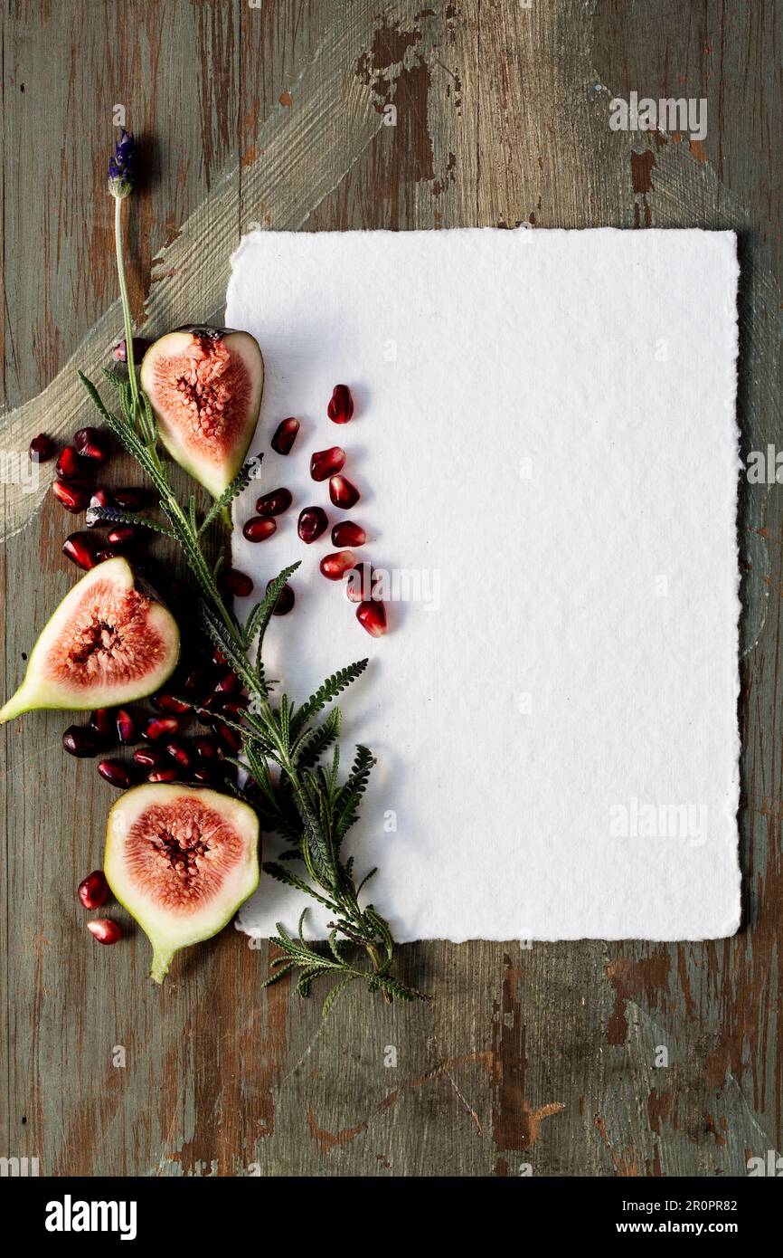 Cutted figs as decorated invitation hi-res stock photography and images - Alamy