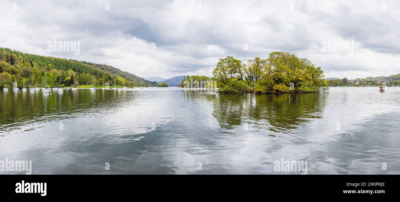 Multi image panorama of the Queen of the lake ferry approaching Far ...