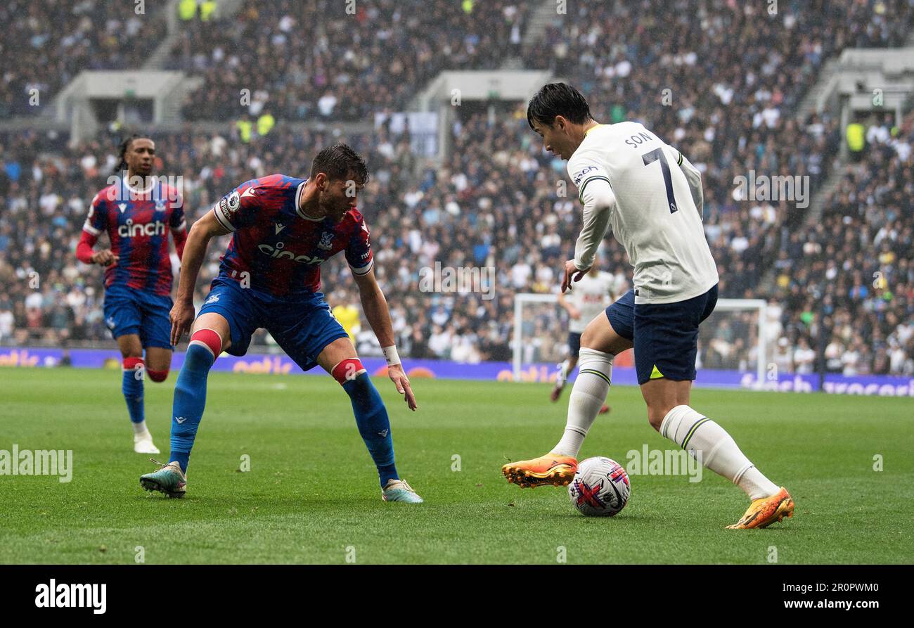 Joel Ward of Crystal Palace and Heung-Min Son of Tottenham Hotspur (r ...
