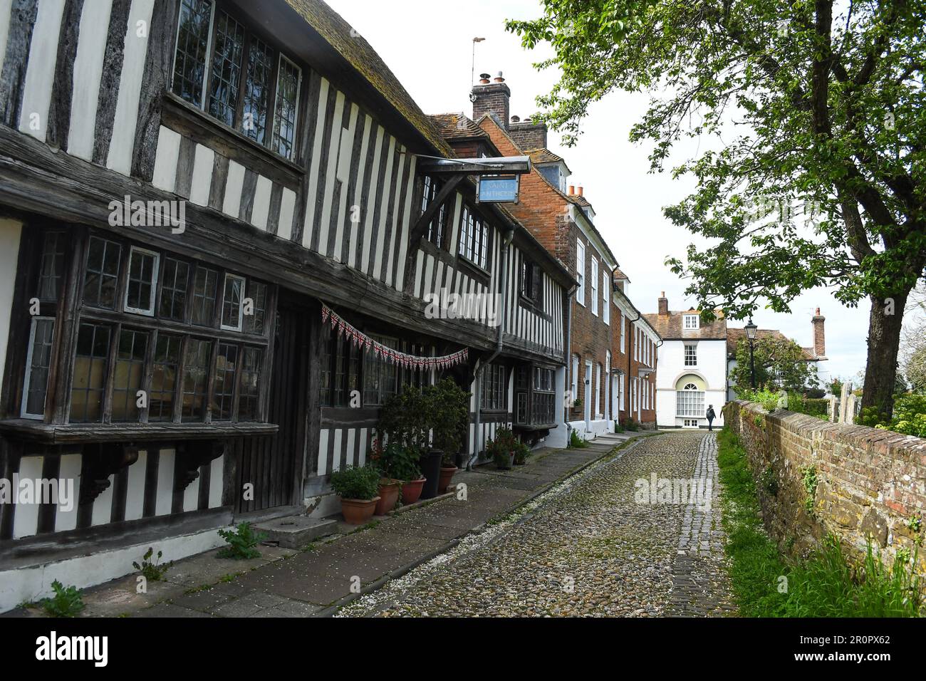 Church square rye houses hi-res stock photography and images - Alamy