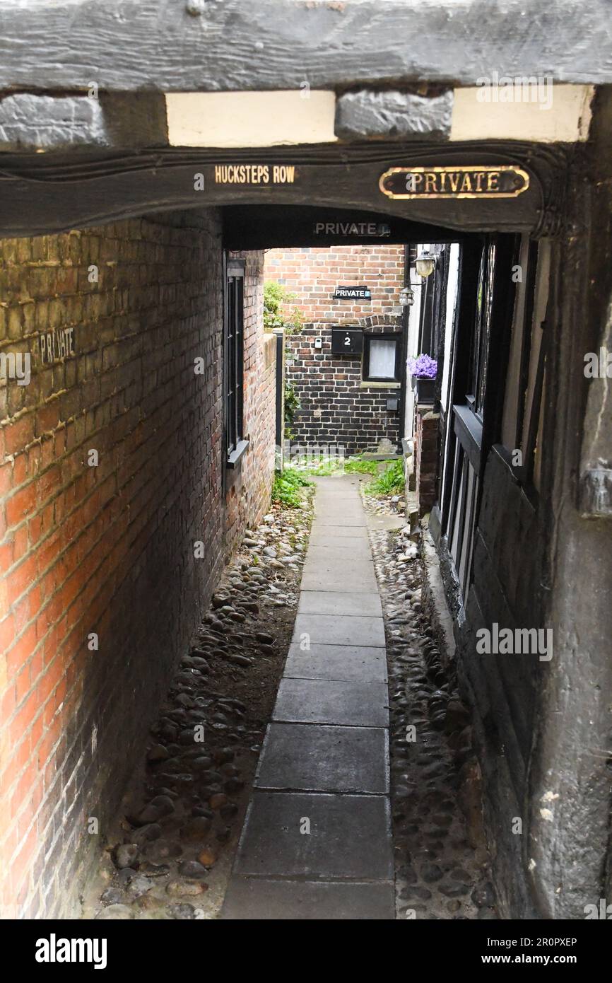 Hidden alley way rye hi-res stock photography and images - Alamy