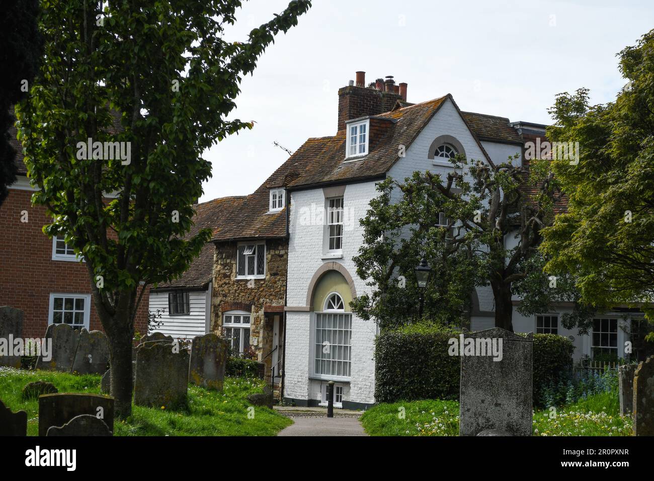 Church square rye houses hi-res stock photography and images - Alamy