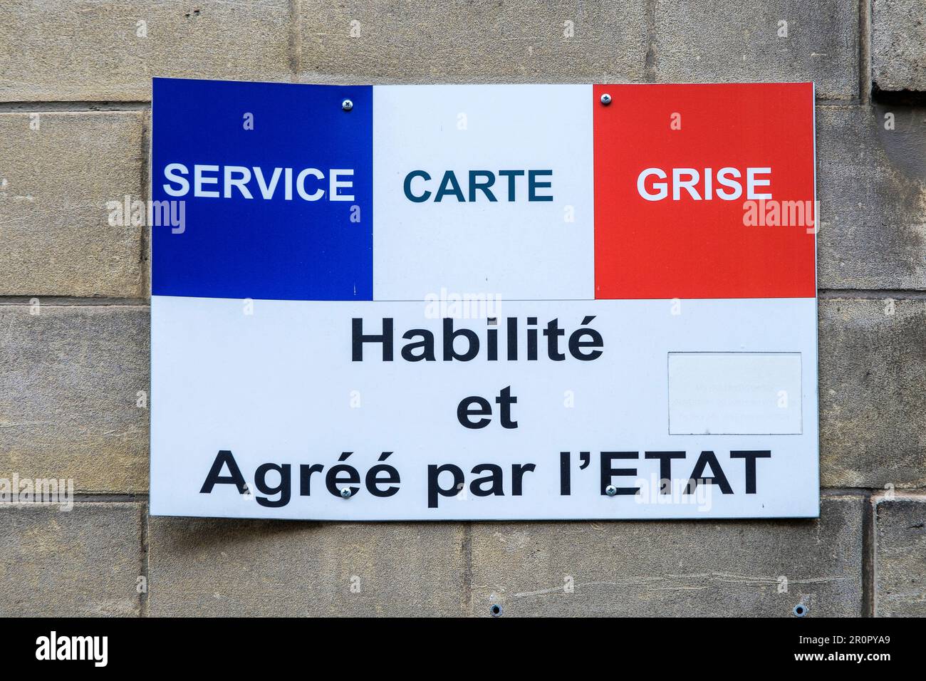 Administration office for car registration document | Service Carte ...