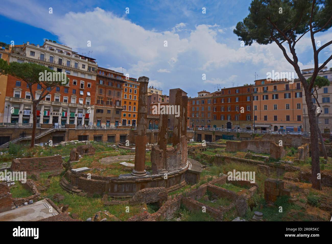 Area Sacra, Largo di Torre Argentina, Pigna, Rome, Lazio, Italy Stock ...