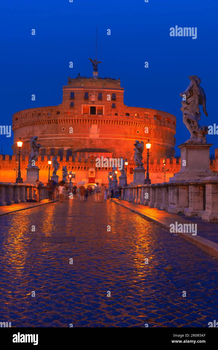 San Angelo Bridge, Castel Sant'Angelo, Castel Sant'Angelo at dusk ...