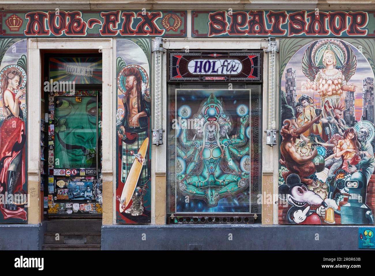 Spaetshop Holfix, late-night drinks kiosk, facade wildly painted in pop ...