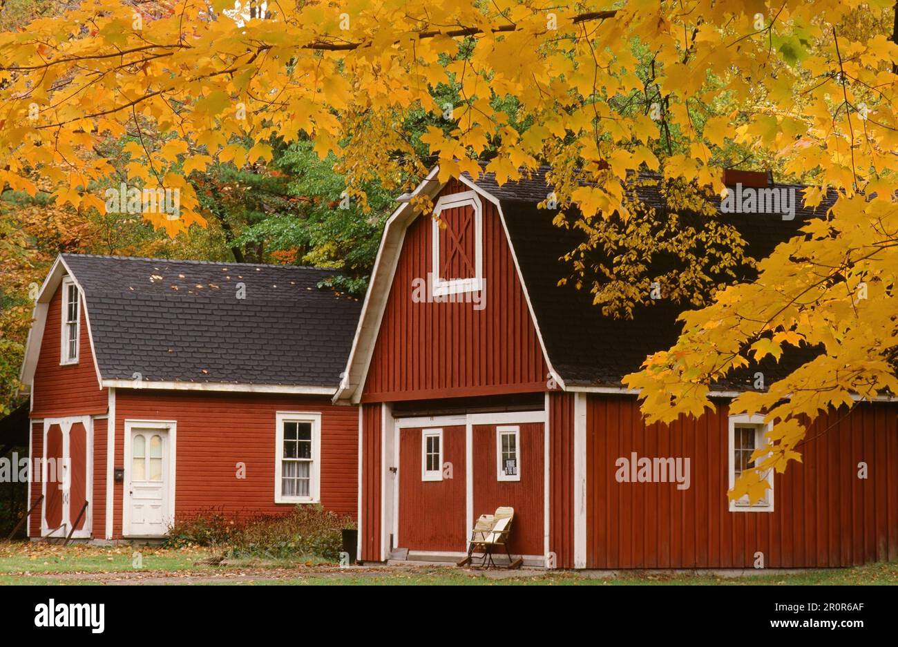 Two barns hi-res stock photography and images - Alamy