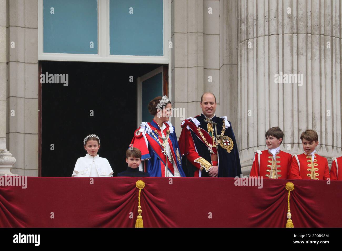 Princess Charlotte, Prince Louis, Princess Catherine, Prince William ...