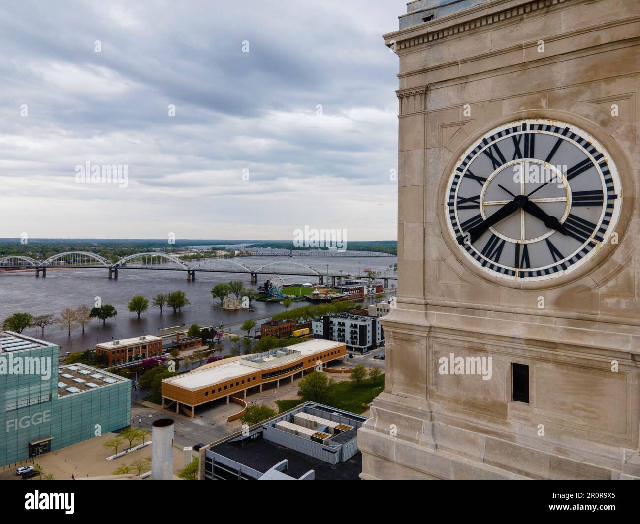 Station road flooding hi-res stock photography and images - Alamy