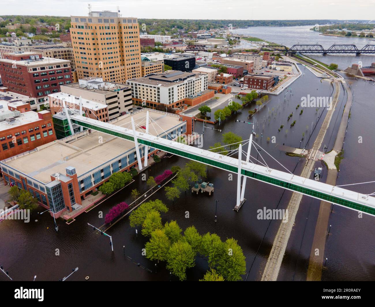 Davenport iowa skybridge hi-res stock photography and images - Alamy
