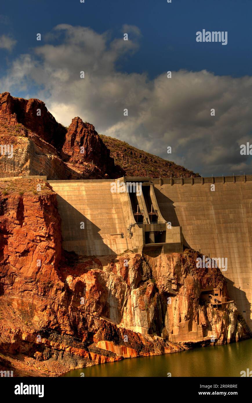 Morning sun on Roosevelt dam spillway Stock Photo - Alamy
