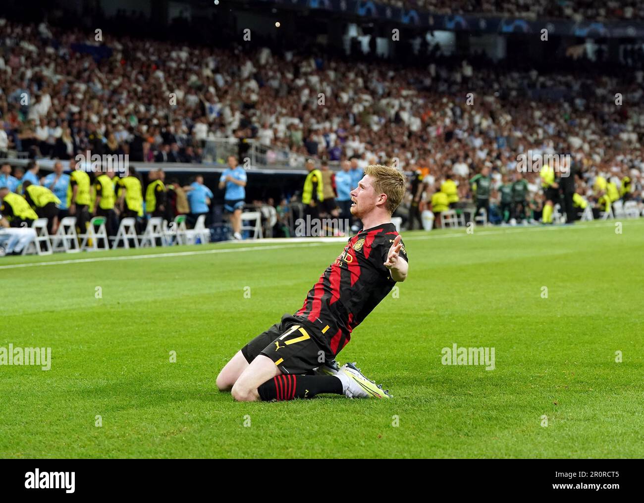 Manchester City's Kevin De Bruyne celebrates scoring their side's first ...