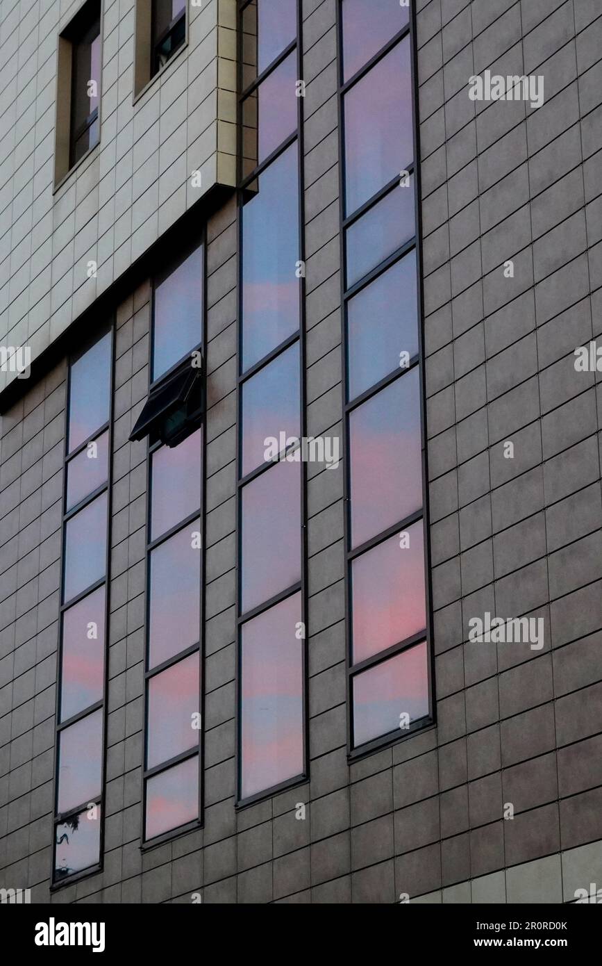 Office windows background hi-res stock photography and images - Alamy