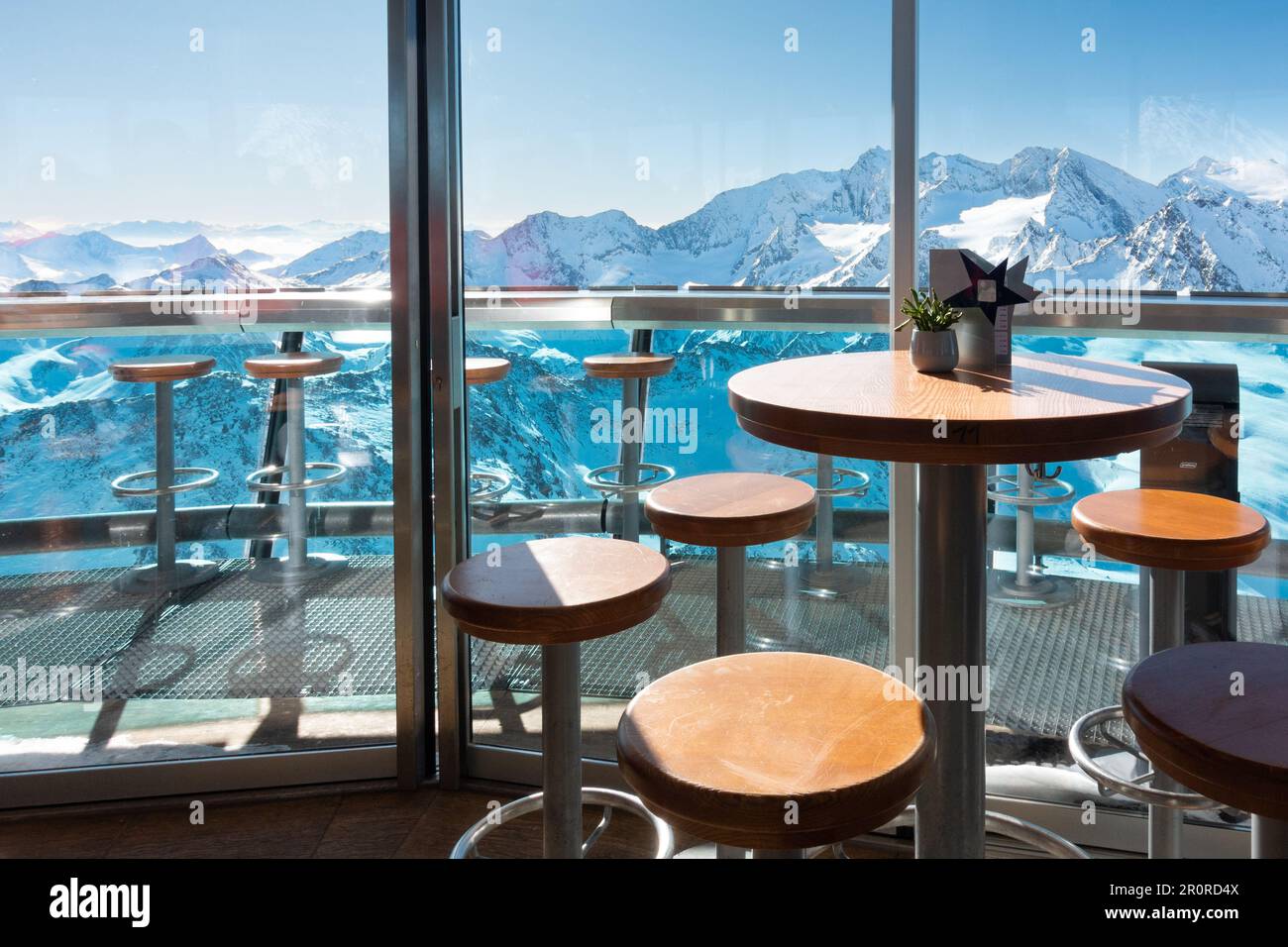 Top mountain star gurgl hi-res stock photography and images - Alamy