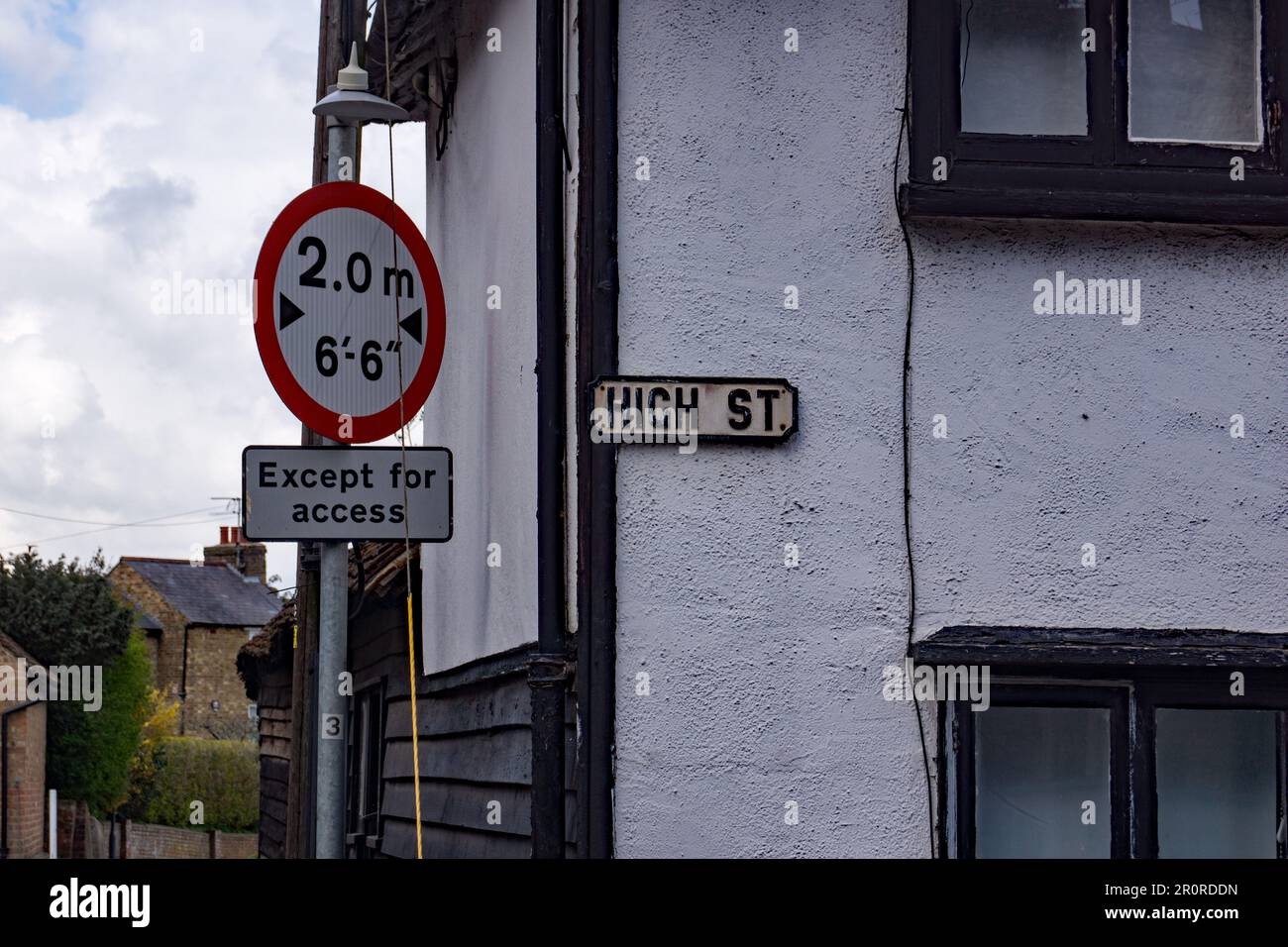High street enamelled sign hi-res stock photography and images - Alamy