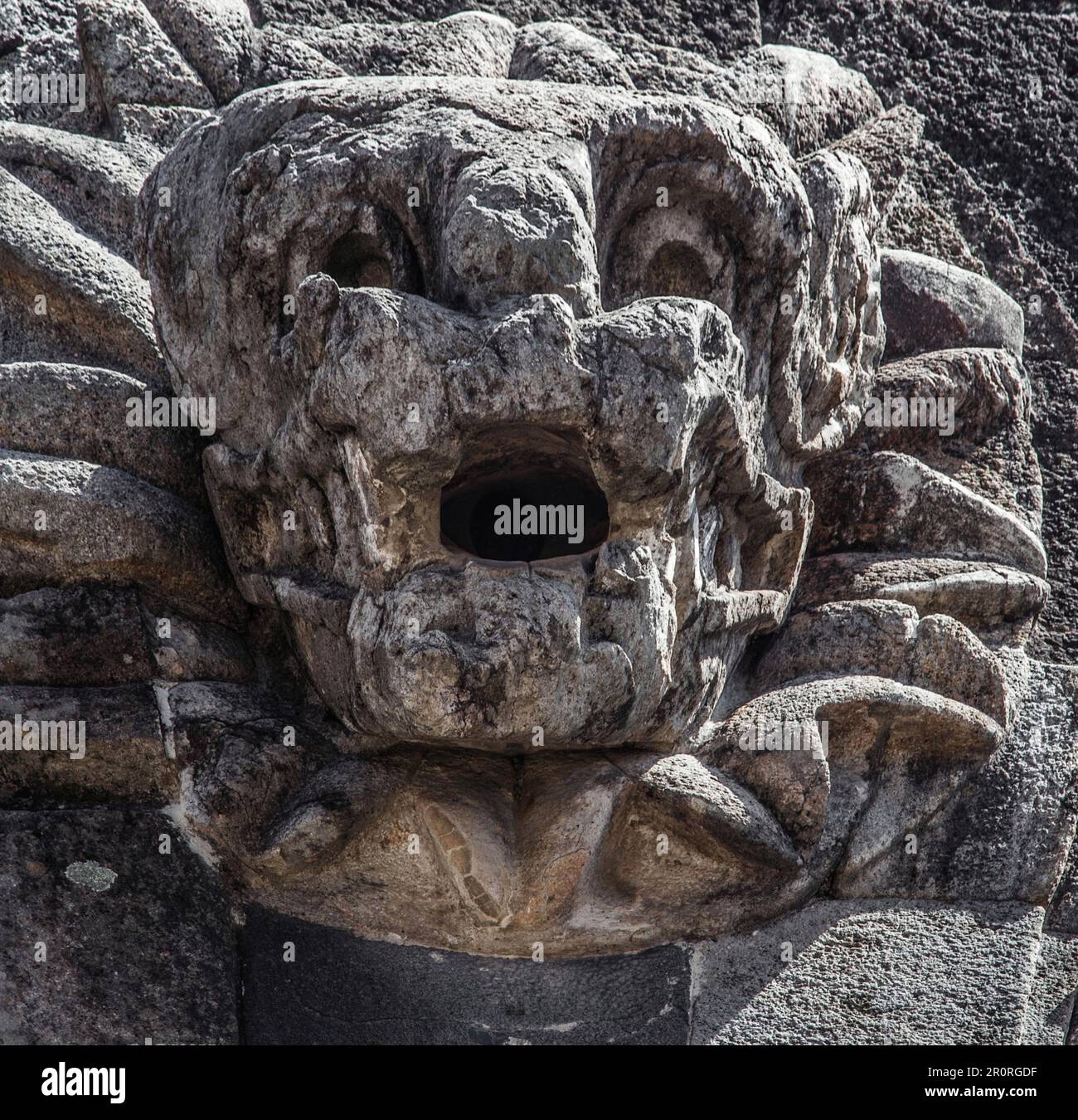 Monstrous heads on the temple of the Feathered-Serpent the most ...
