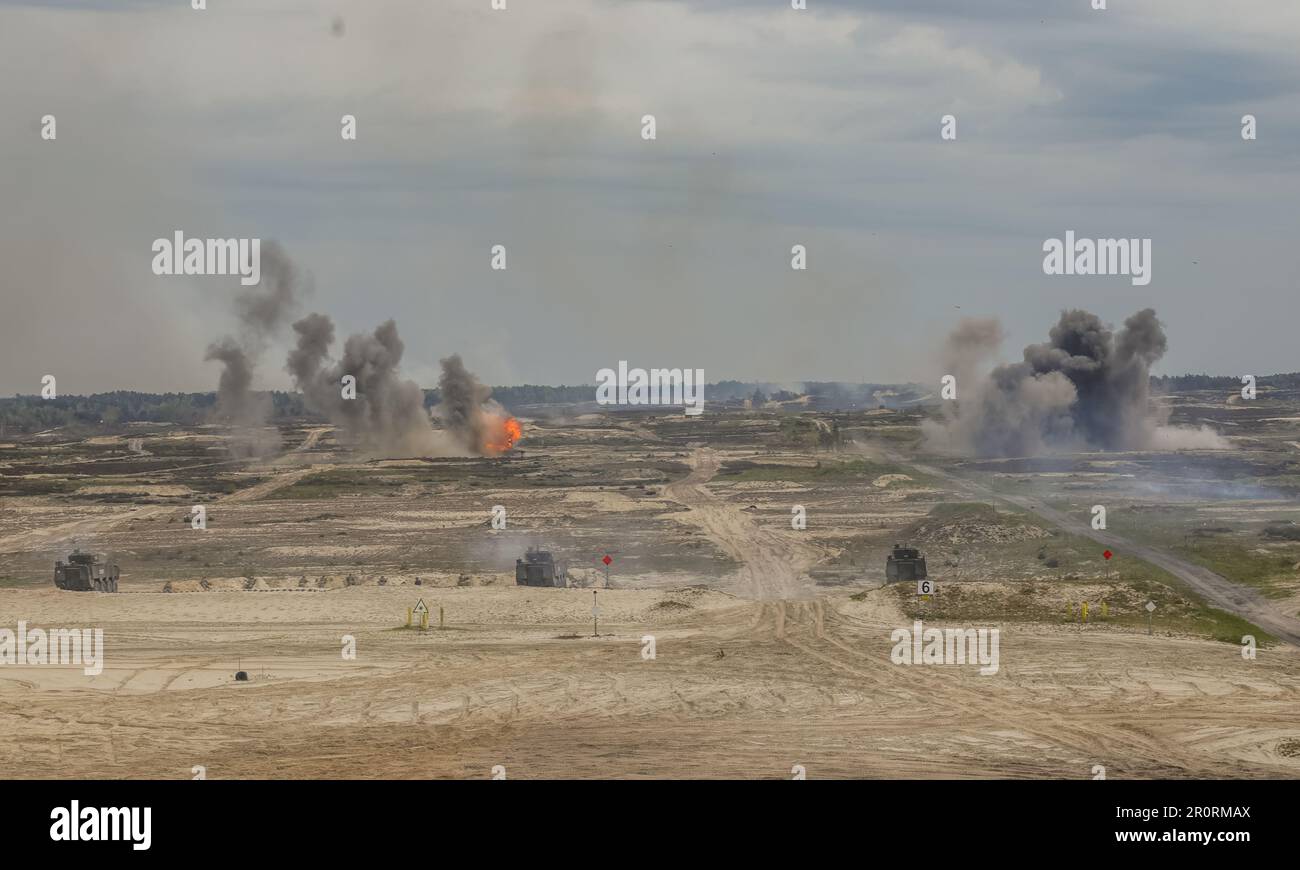 U.S. Soldiers assigned to Aggressor Company, 2nd Battalion, 70th Armor ...