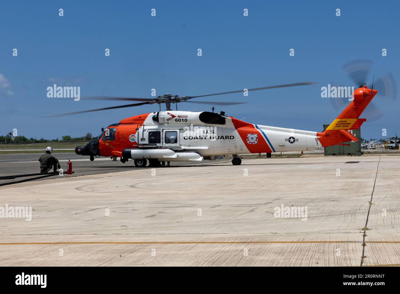 U.S. Marines with Marine Aerial Refueler Transport Squadron (VMGR) 252 ...