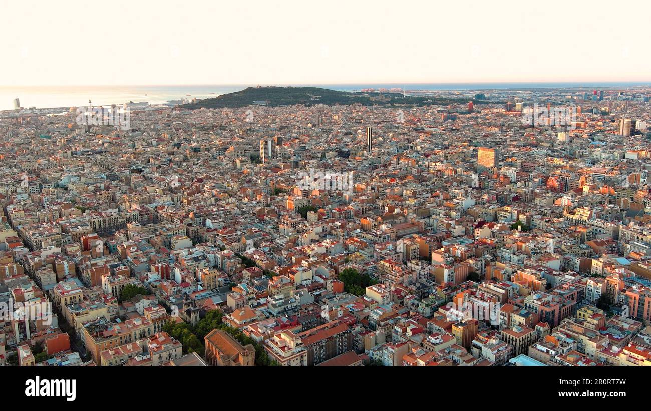 Establishing shot wide view hi-res stock photography and images - Alamy